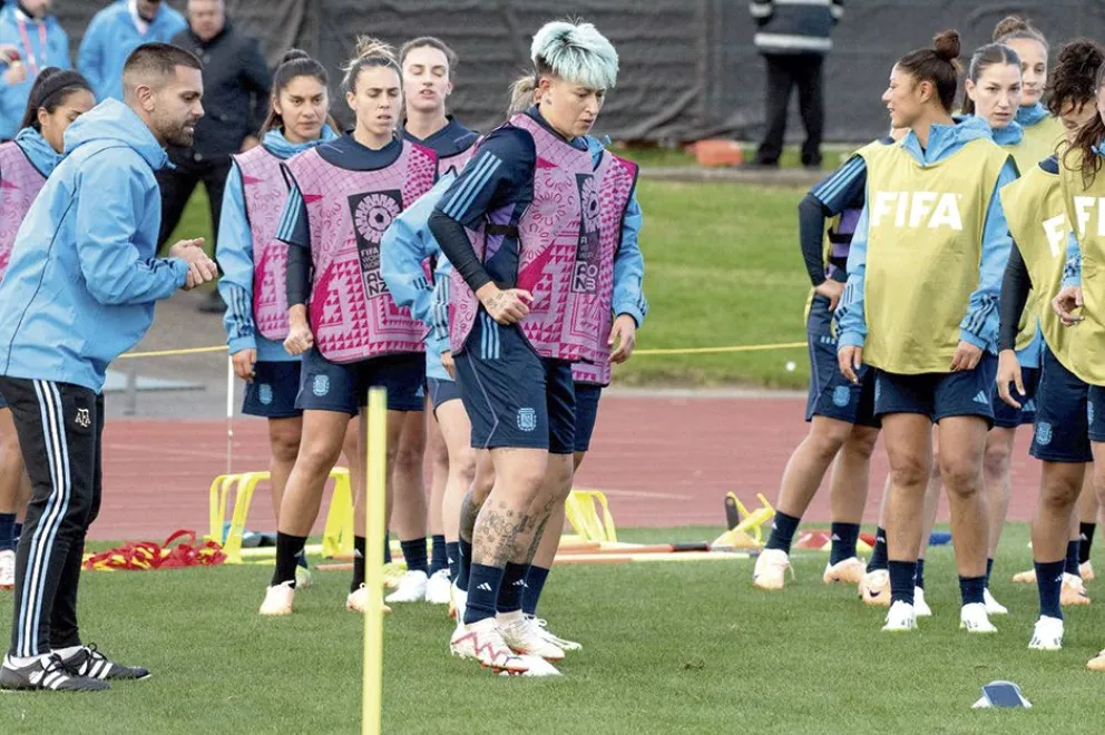 Yamila Rodríguez, en el ojo de la tormenta y tildada de anti-Messi | El ...