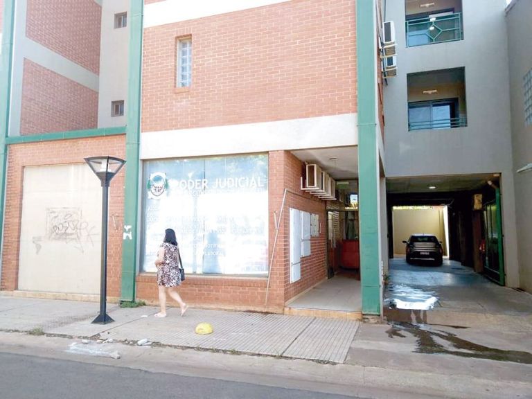 Filmaron a un bebé fumando narguile y la Justicia intervino | El Territorio