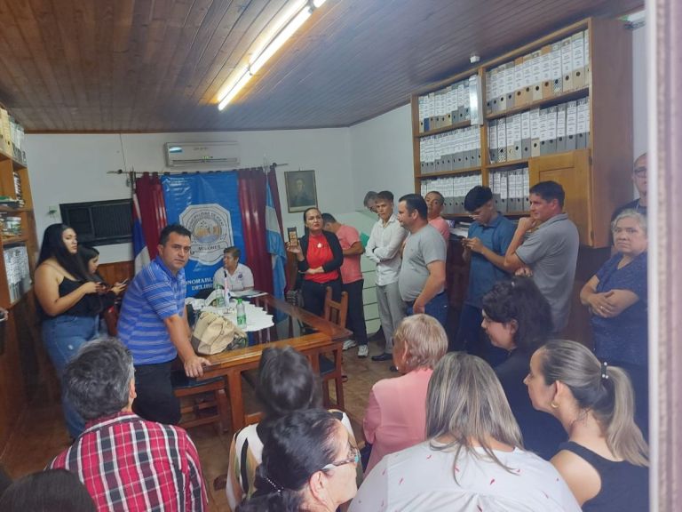 Puerto Piray tuvo una convulsionada asunción de autoridades | EL ...