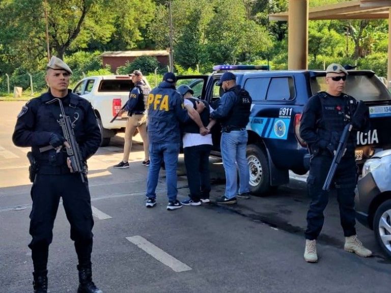 Miembro de la facción criminal 'Bala Na Cara' fue extraditado a Brasil ...