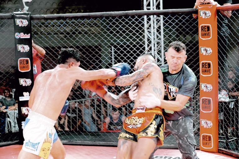 Llegó a profesional de MMA y sueña con luchar en UFC | El Territorio
