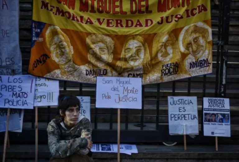 Masacre de Monte: Condenan a prisión a otros tres policías por encubrir ...