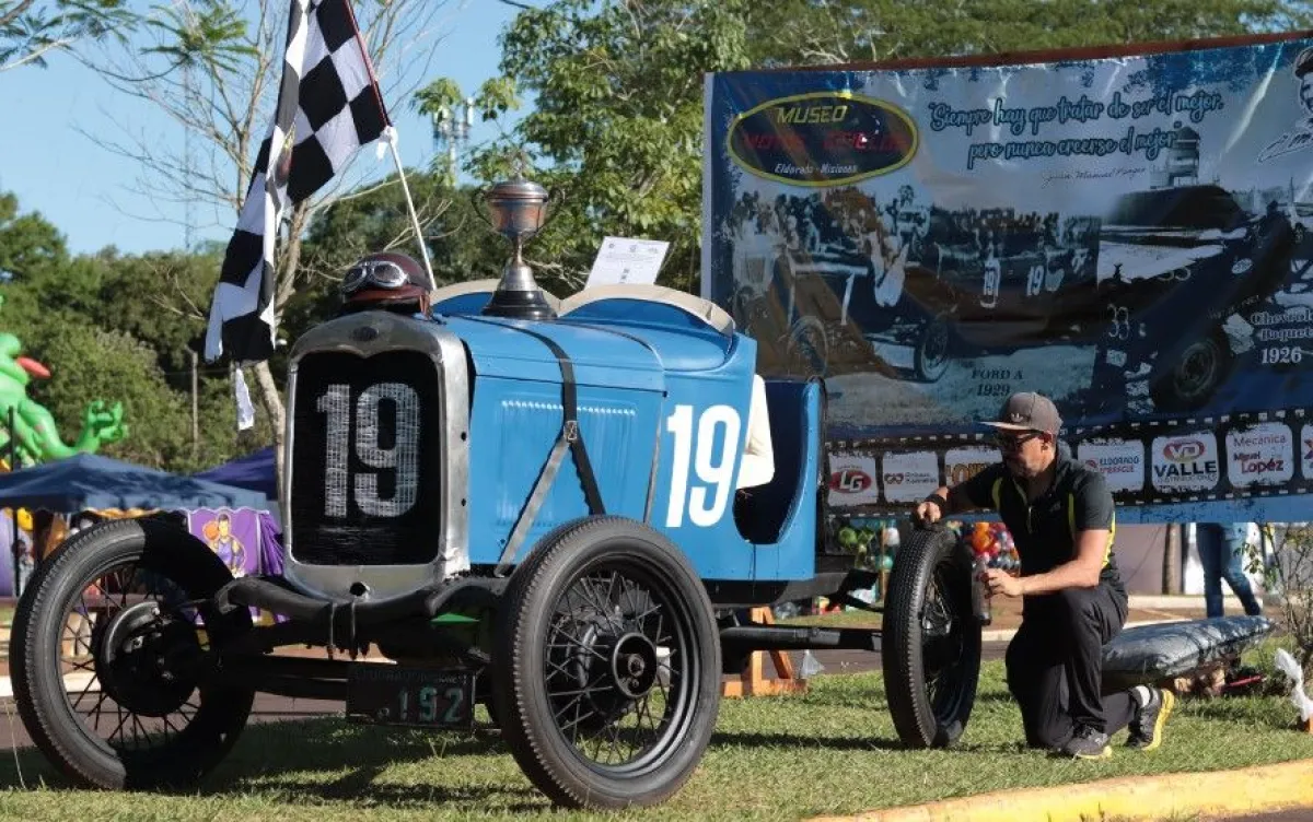 Presentaron un homenaje a Juan Manuel Fangio en la Expo Eldorado | El ...