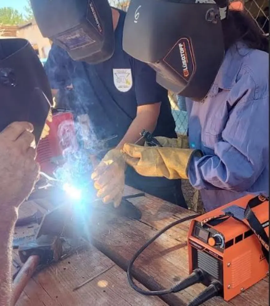 Se realizó la exposición de trabajos en la Expotécnica 2025 de la EPET 33 de Puerto Libertad ...