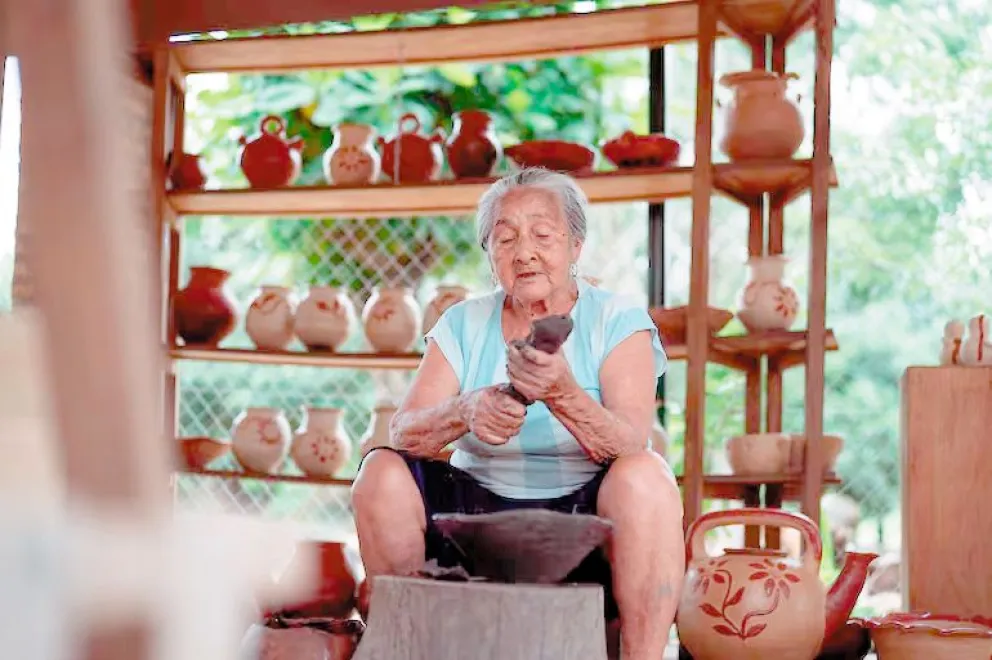El arte Ñai’upo de Paraguay es Patrimonio de la Humanidad | El Territorio