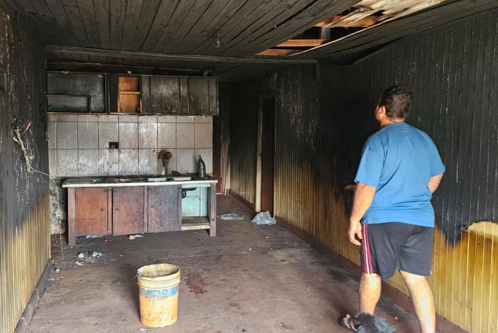 Una familia quedó con lo puesto tras incendio de su vivienda | El ...
